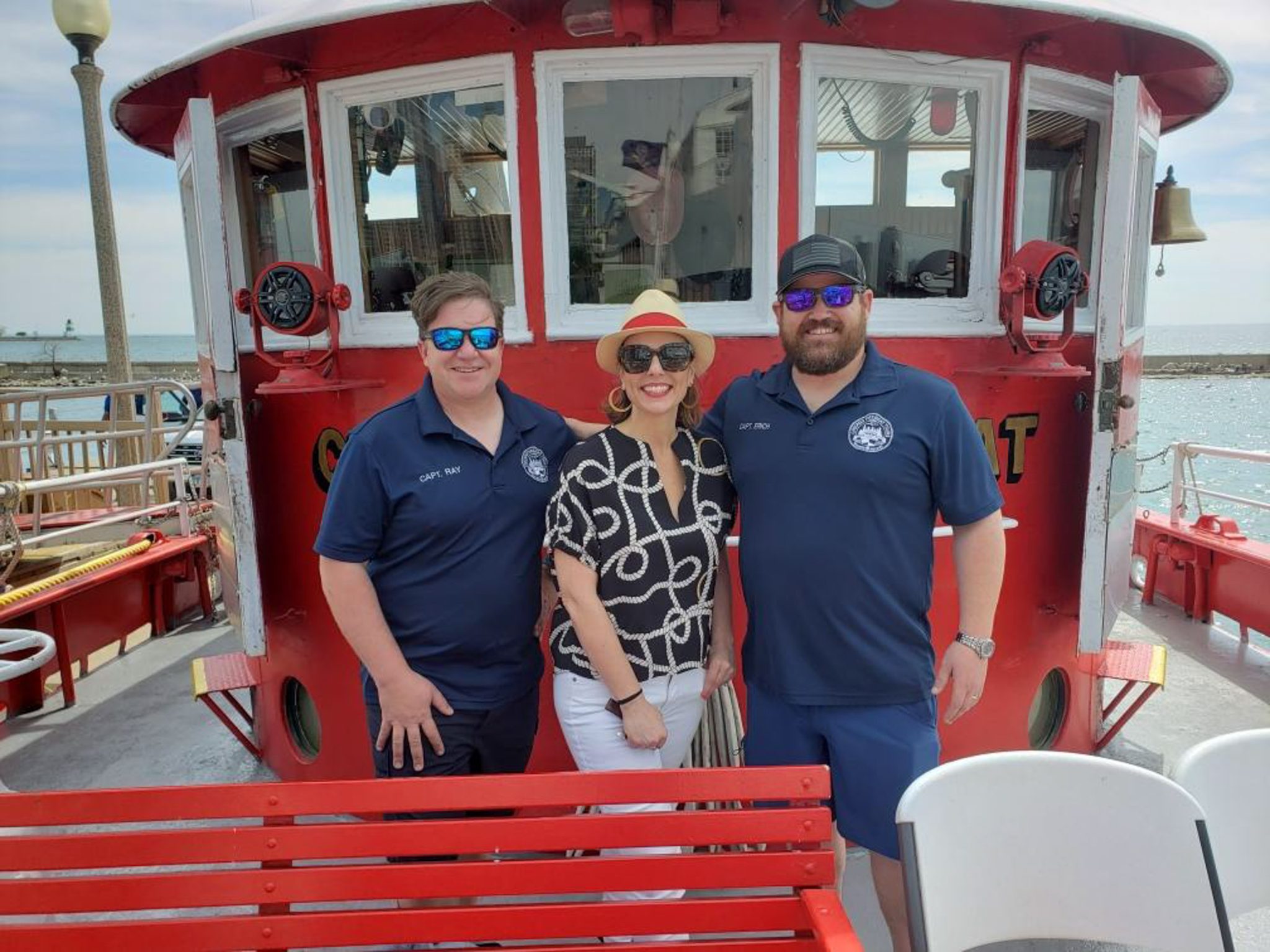 Chicago Fireboat Tours | Chicago River Tours & Fireworks Cruises